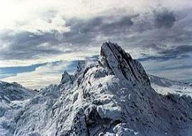 Carstensz Pyramid (Puncak Jaya) Ski Resort Guide, Location Map ...