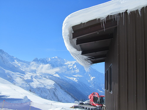 Chamonix Ski Resort Guide | Snow-Forecast.com