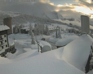 Sestrière (Via Lattea) Ski Resort Guide | Snow-Forecast.com