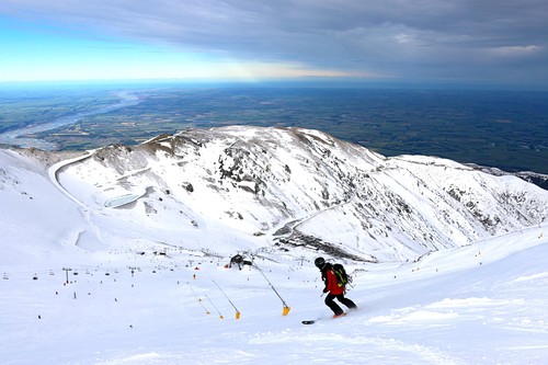 Mt Hutt Ski Resort Guide | Snow-Forecast.com