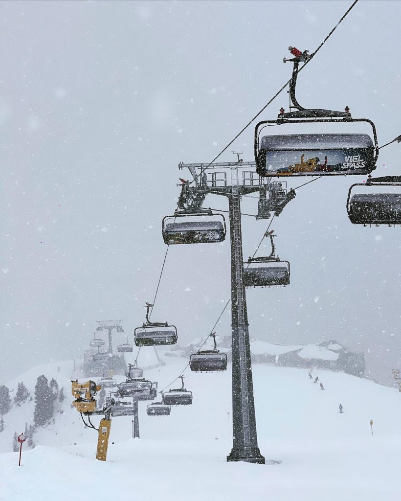 Heavy Snowfall Begins in the Alps